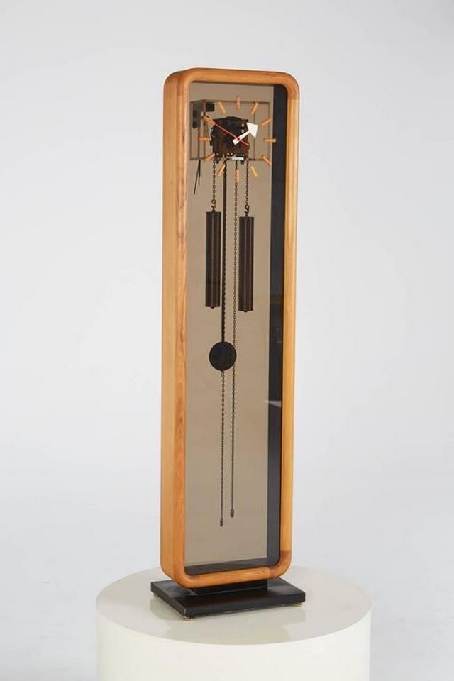 تفاوتی چشمگیر و بی نظیر در دکوراسیون خانه با ساعت ایستاده مدرن - ماگرتا