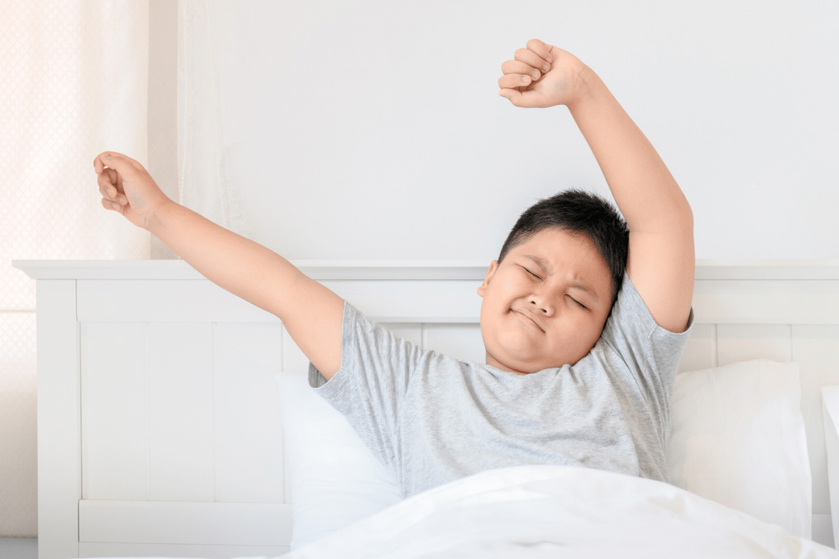 ۹ روش موثر برای بیدار کردن بچه ها برای مدرسه ؛ دیگه نگران خواب موندن ...