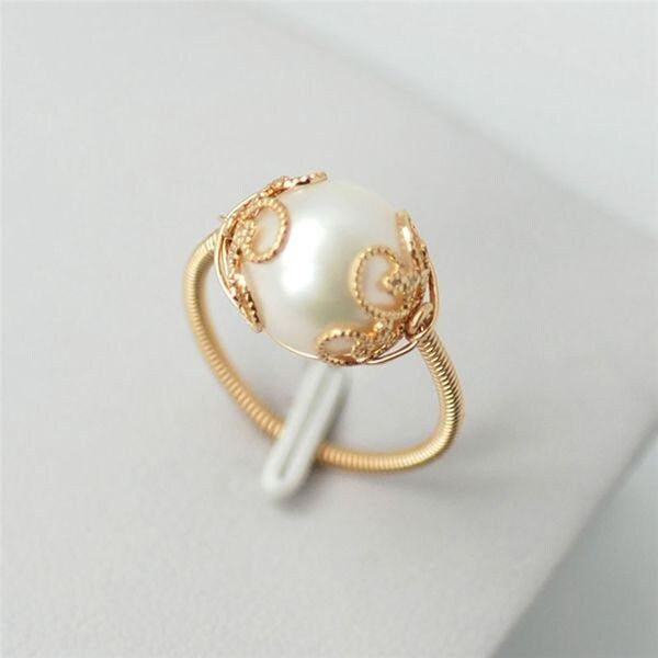 با این ۲۸ مدل انگشتر مرواریدی طلا زنانه ، منحصر به فرد و دلربا باشید - ماگرتا